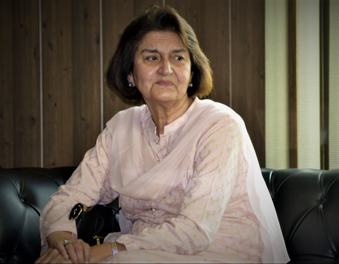 The bracelets that Nasira Iqbal could not forget! - PakTurkFile